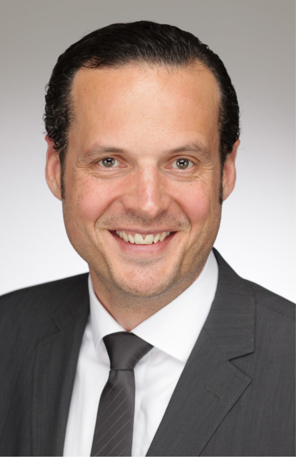 Schneider Electric DACH: Daniel A. Klee übernimmt Customer Care Center ...