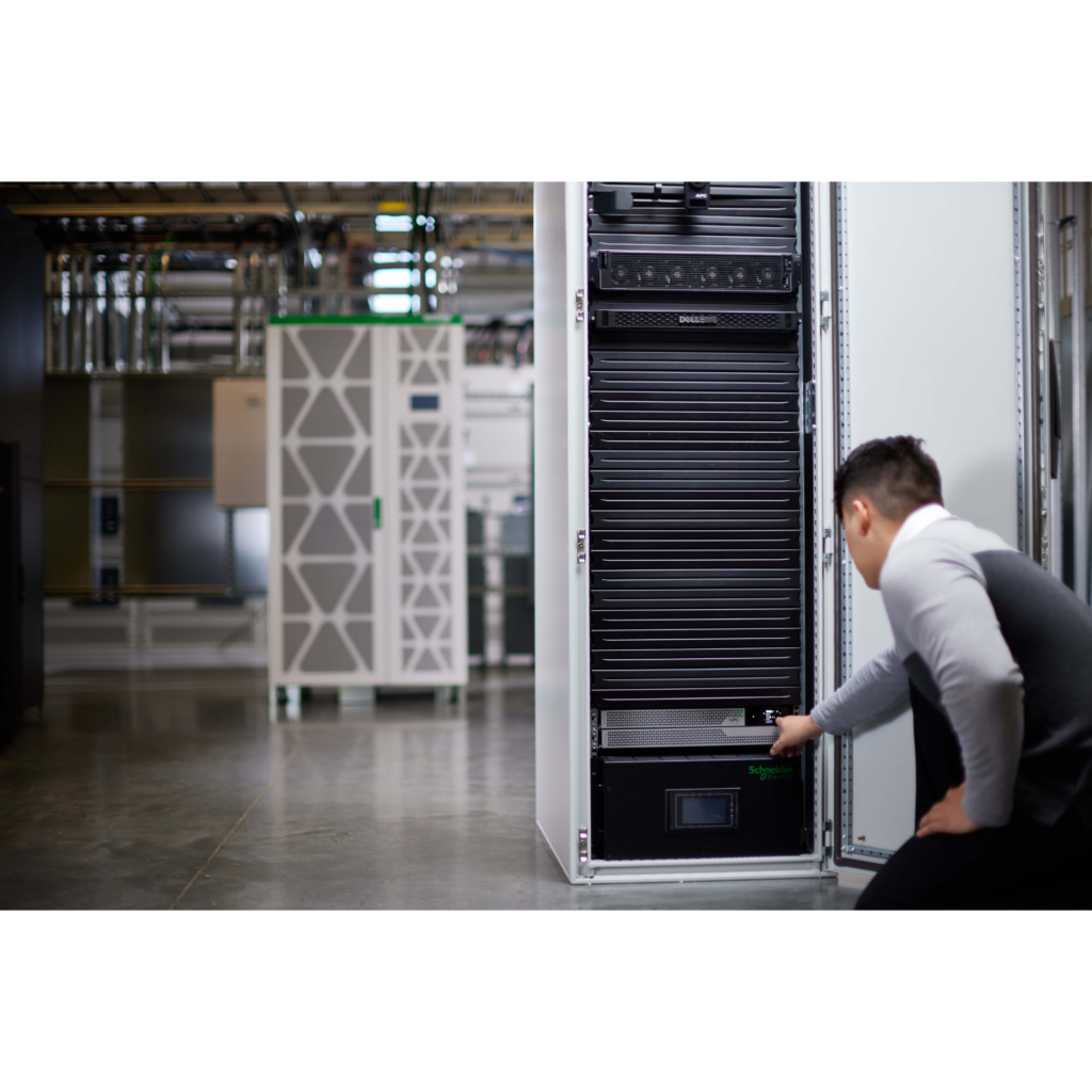 Schneider Electric APC Smart-UPS Ultra: kompakte 1-Phasen Doppelwandler ...